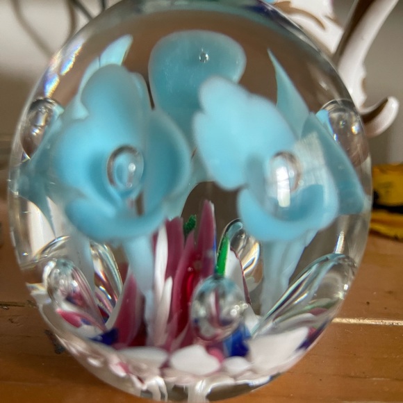 joe Saint Clair | Accents | Vtg Joe St Clair Glass Paperweight 3 4 ...